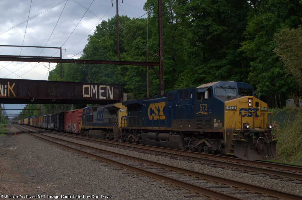 CSX CW44AH 573 leads Q409-23
